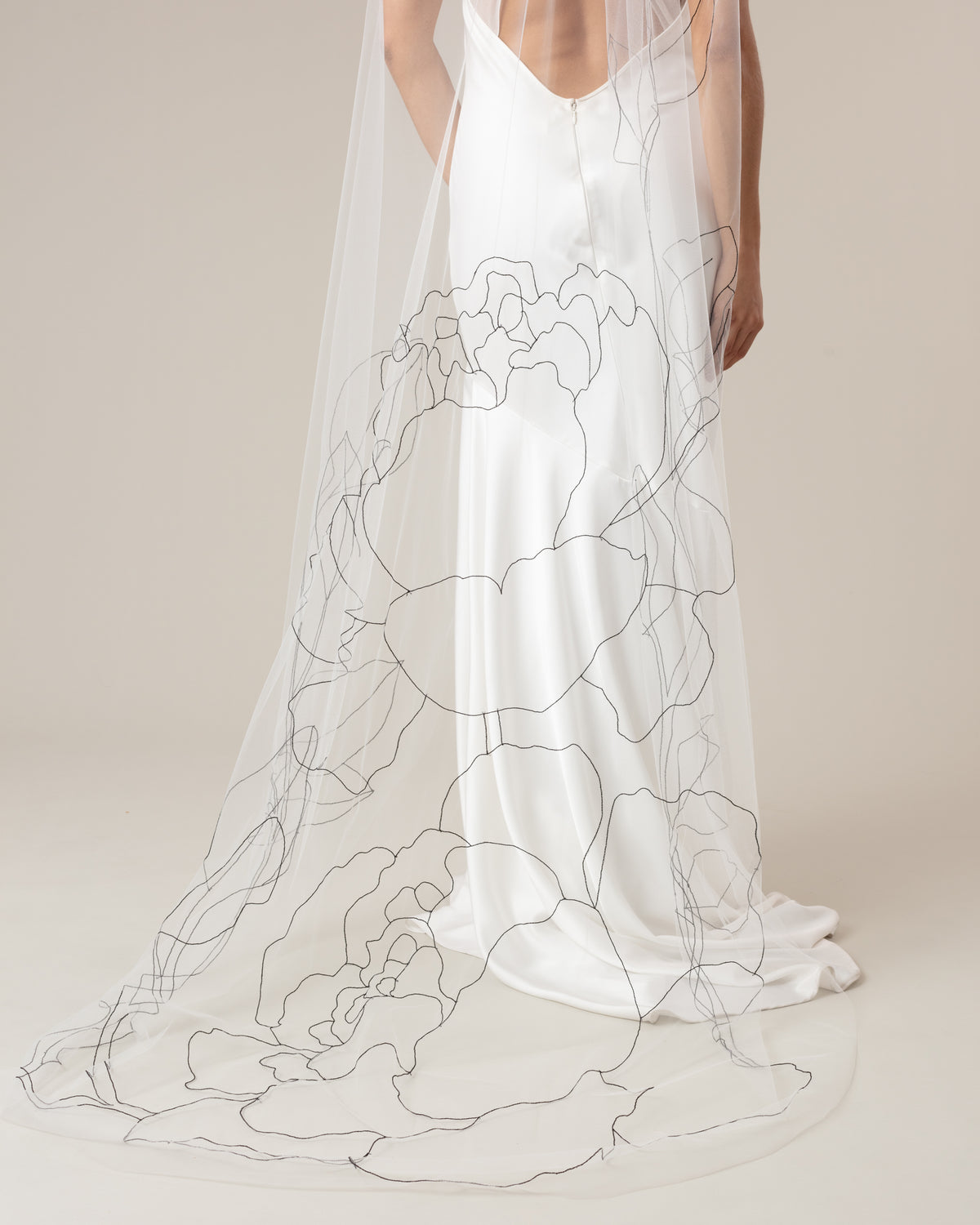EDEN LINE DRAWING FLORAL EMBROIDERED VEIL