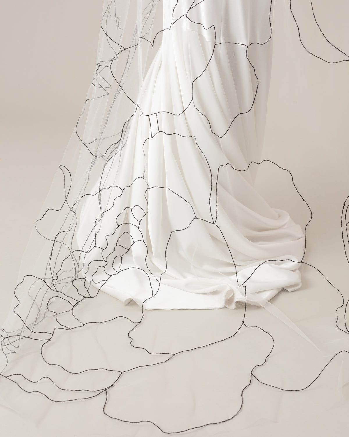 EDEN LINE DRAWING FLORAL EMBROIDERED VEIL