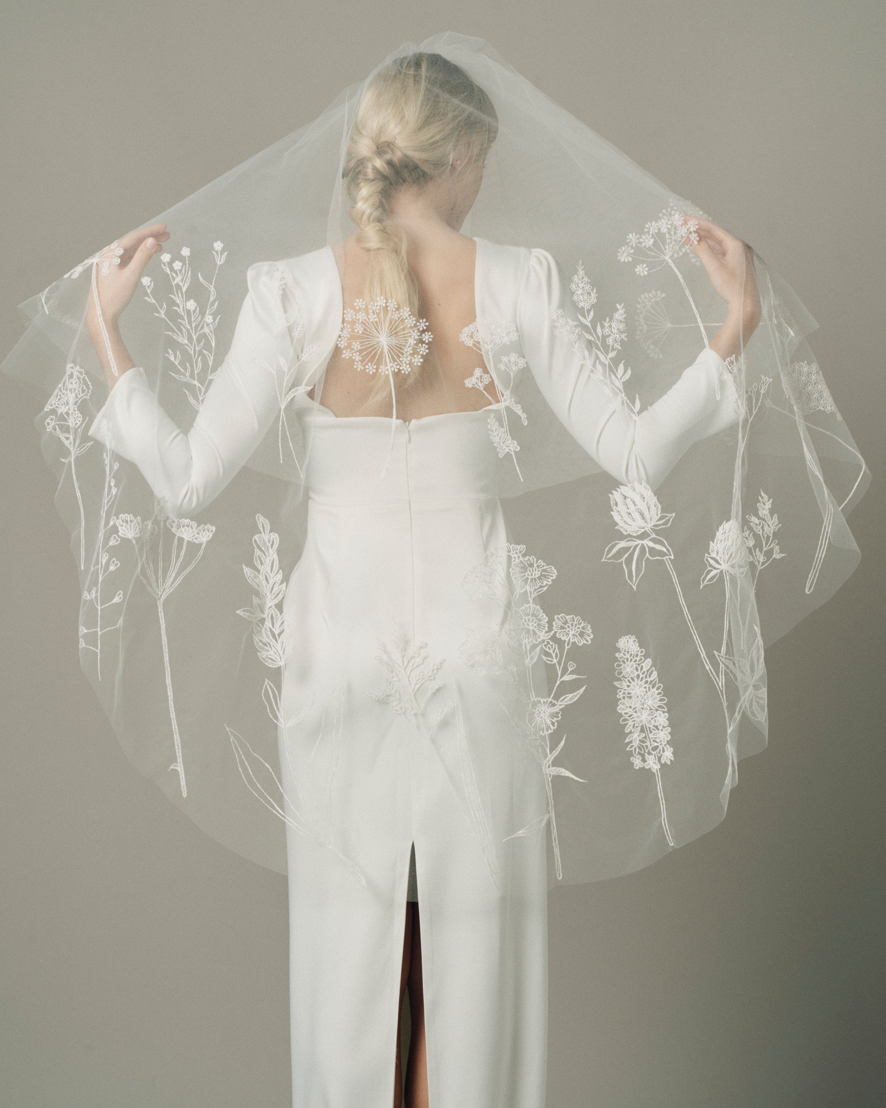 MEADOW WILDFLOWERS EMBROIDERY WEDDING VEIL WITH BLUSHER