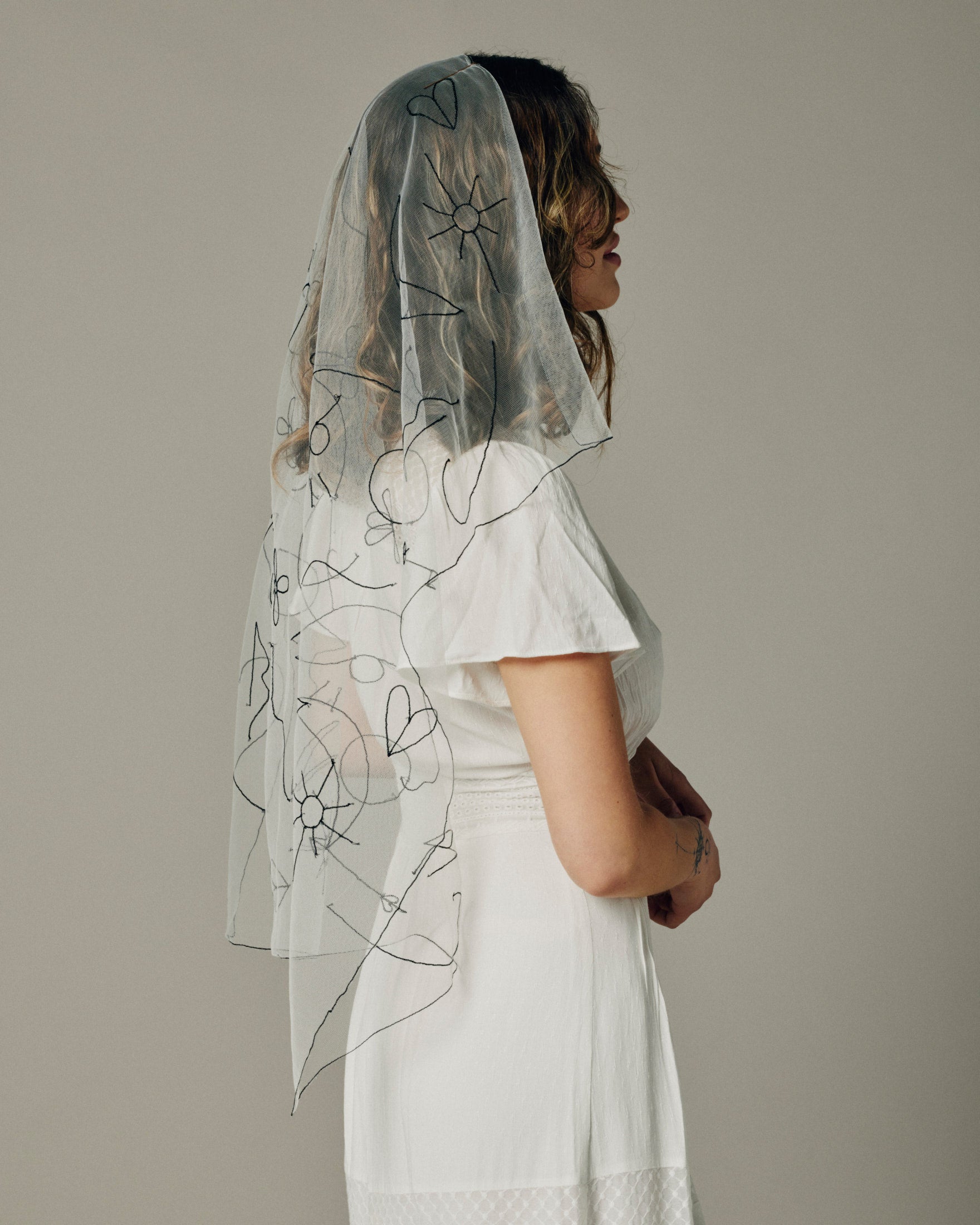 SUNDRY .- KIT AGAR WEDDING VEIL COLLAB – Ofrenda Studio