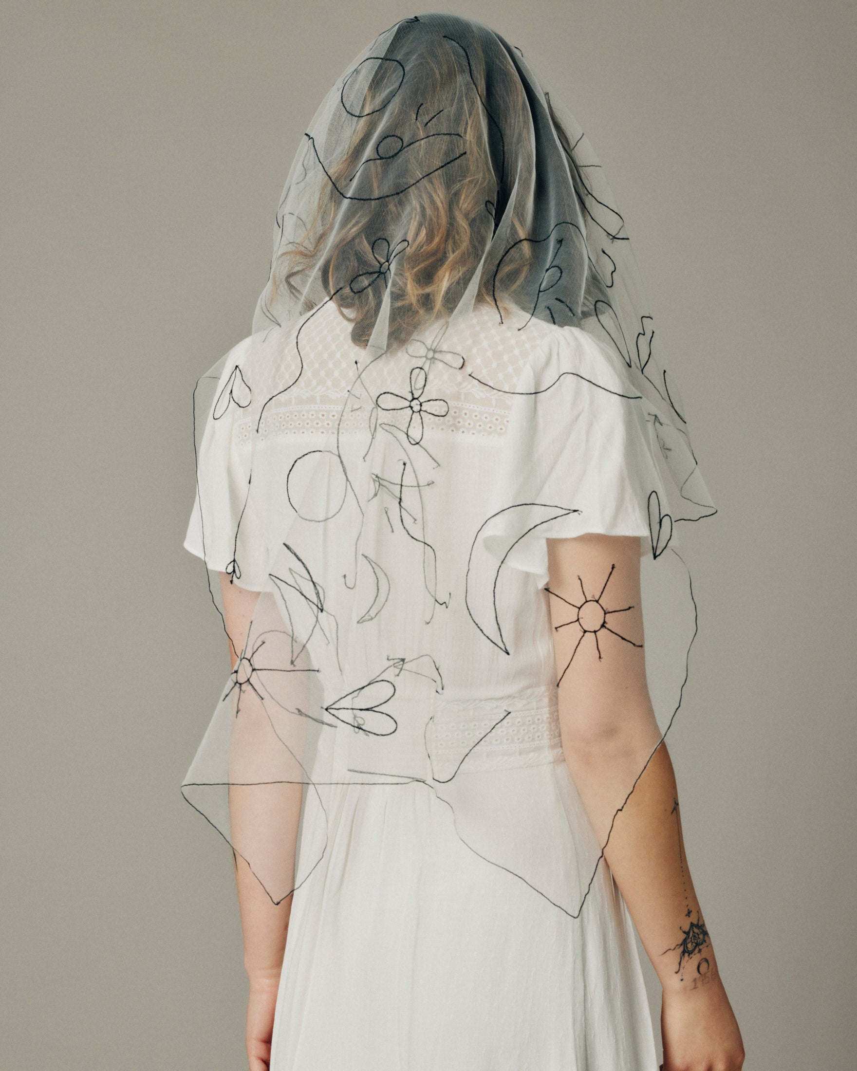 SUNDRY .- KIT AGAR WEDDING VEIL COLLAB – Ofrenda Studio