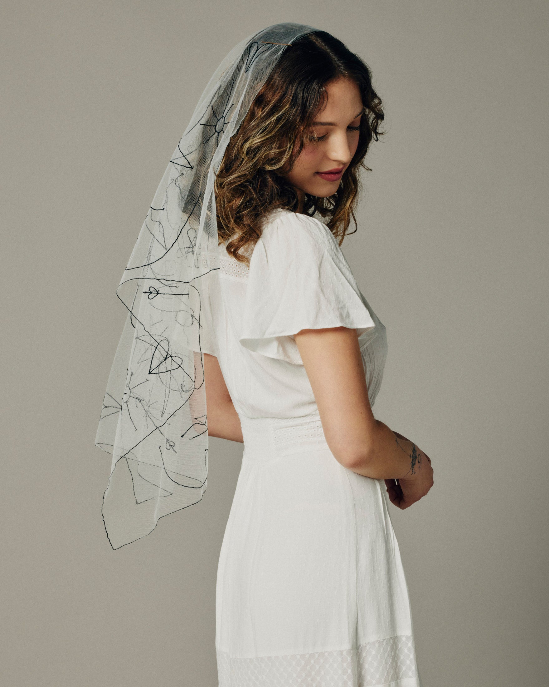 SUNDRY .- KIT AGAR WEDDING VEIL COLLAB – Ofrenda Studio