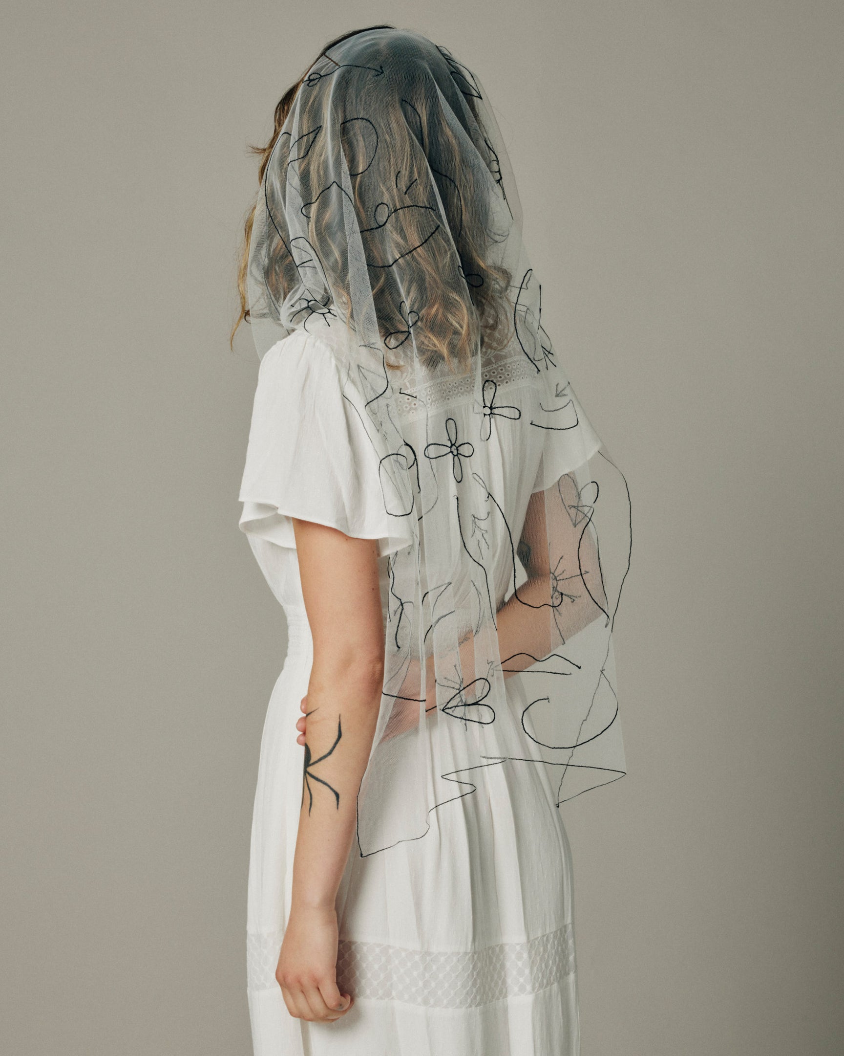 SUNDRY .- KIT AGAR WEDDING VEIL COLLAB – Ofrenda Studio