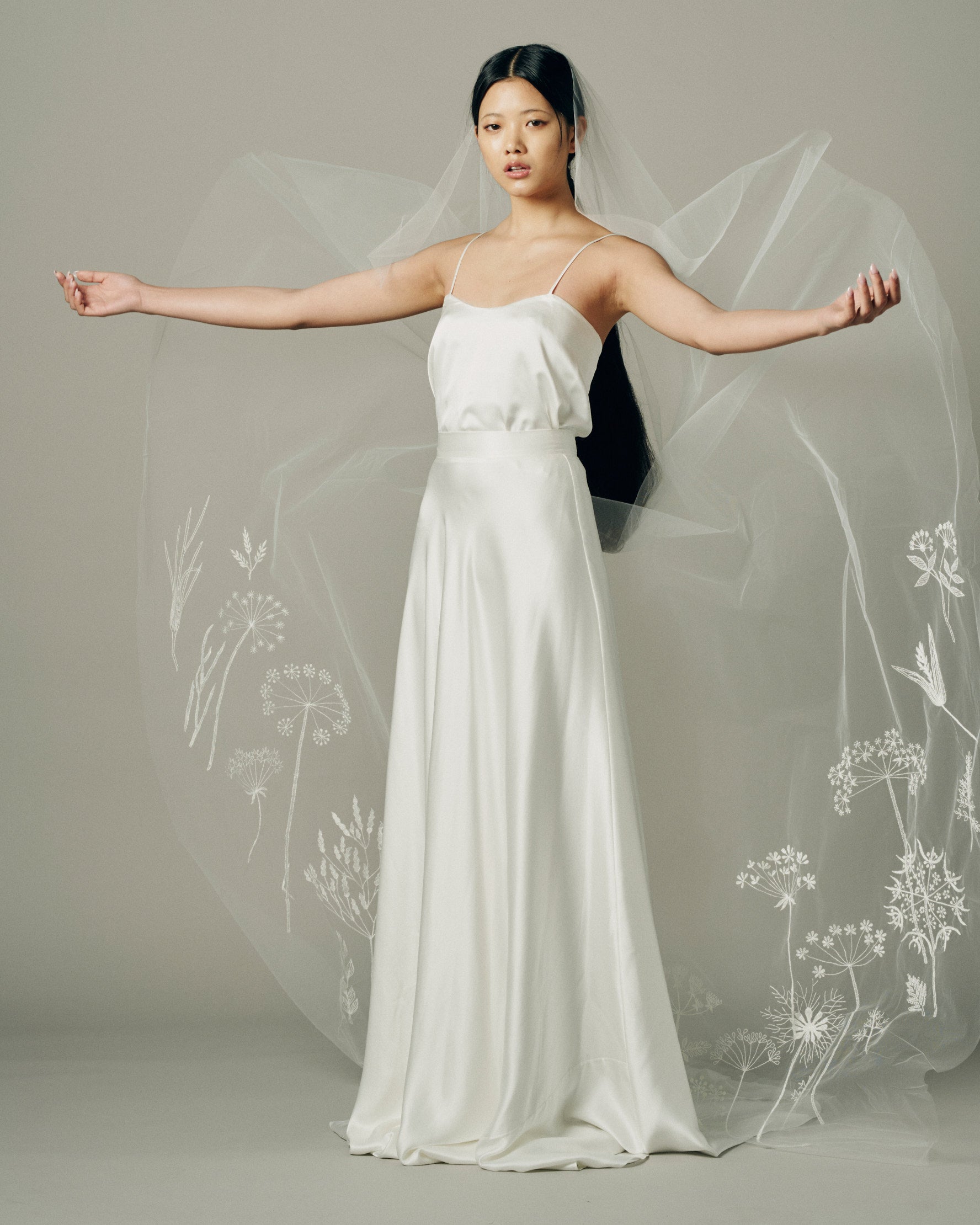 KIA BEADED FLOWERS WEDDING VEIL – Ofrenda Studio